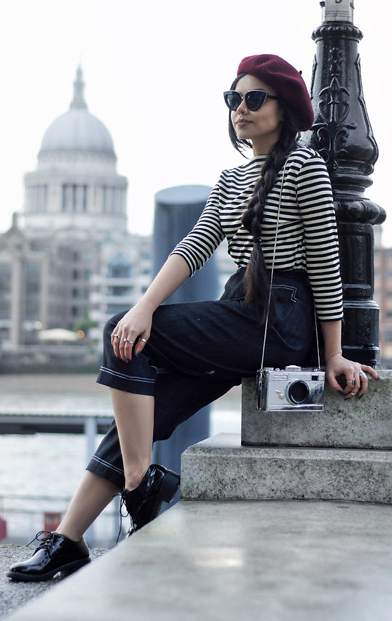 Usando boinas (que são tendência mais uma vez!) em looks atualizados ...